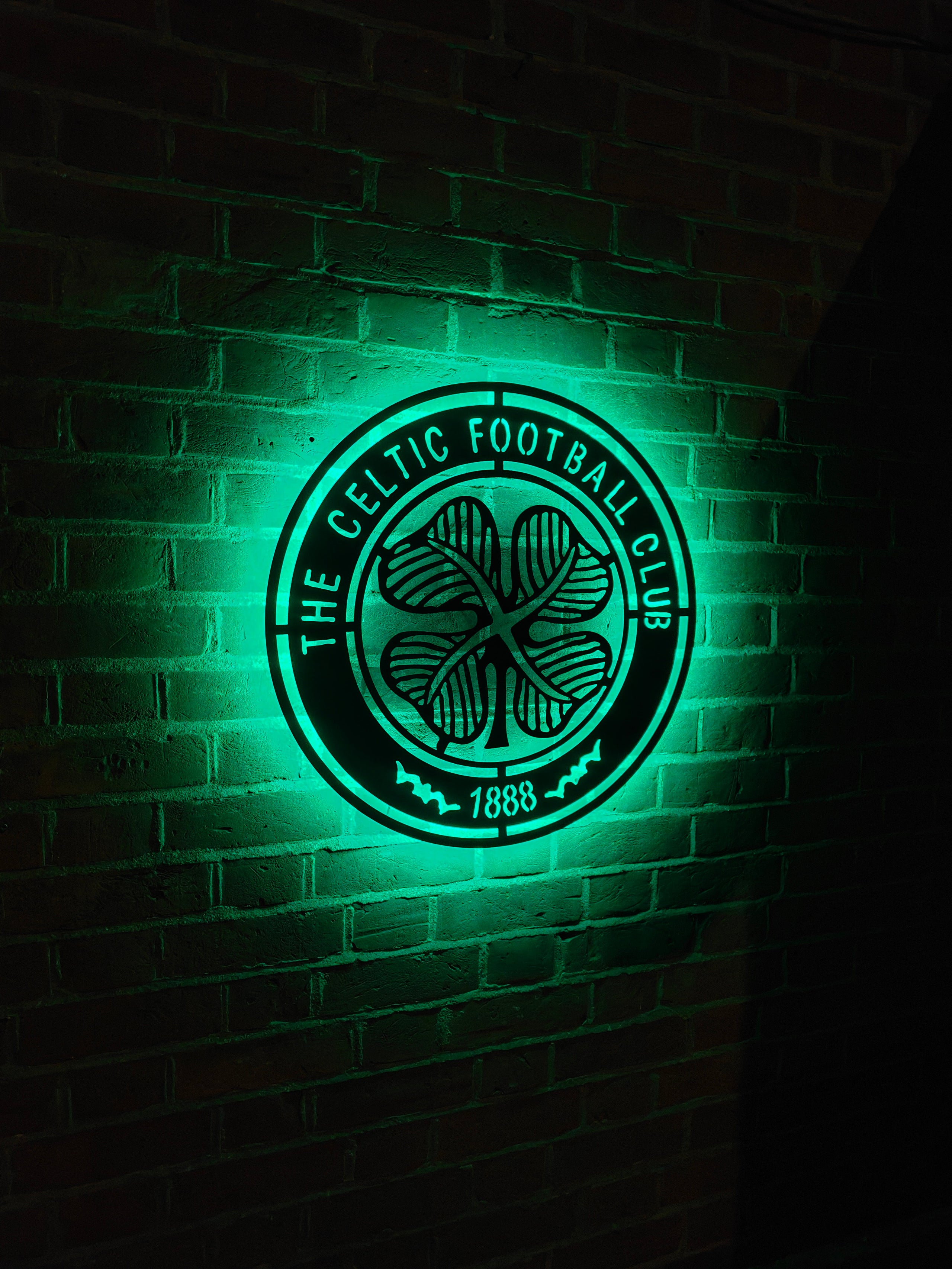Celtic Football Club Illuminated Metal Wall Badge LED Light | Metal Legacy